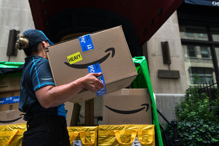 Amazon’s quiet pricing twist on tariffs stuns shoppers