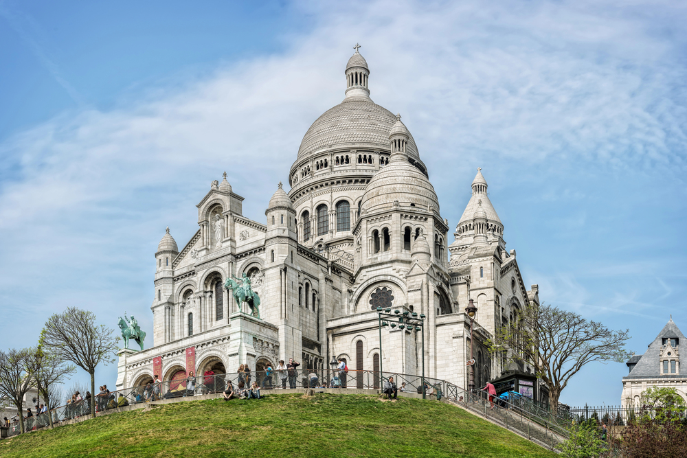 17 Cities Built in Places That Defy All Logic