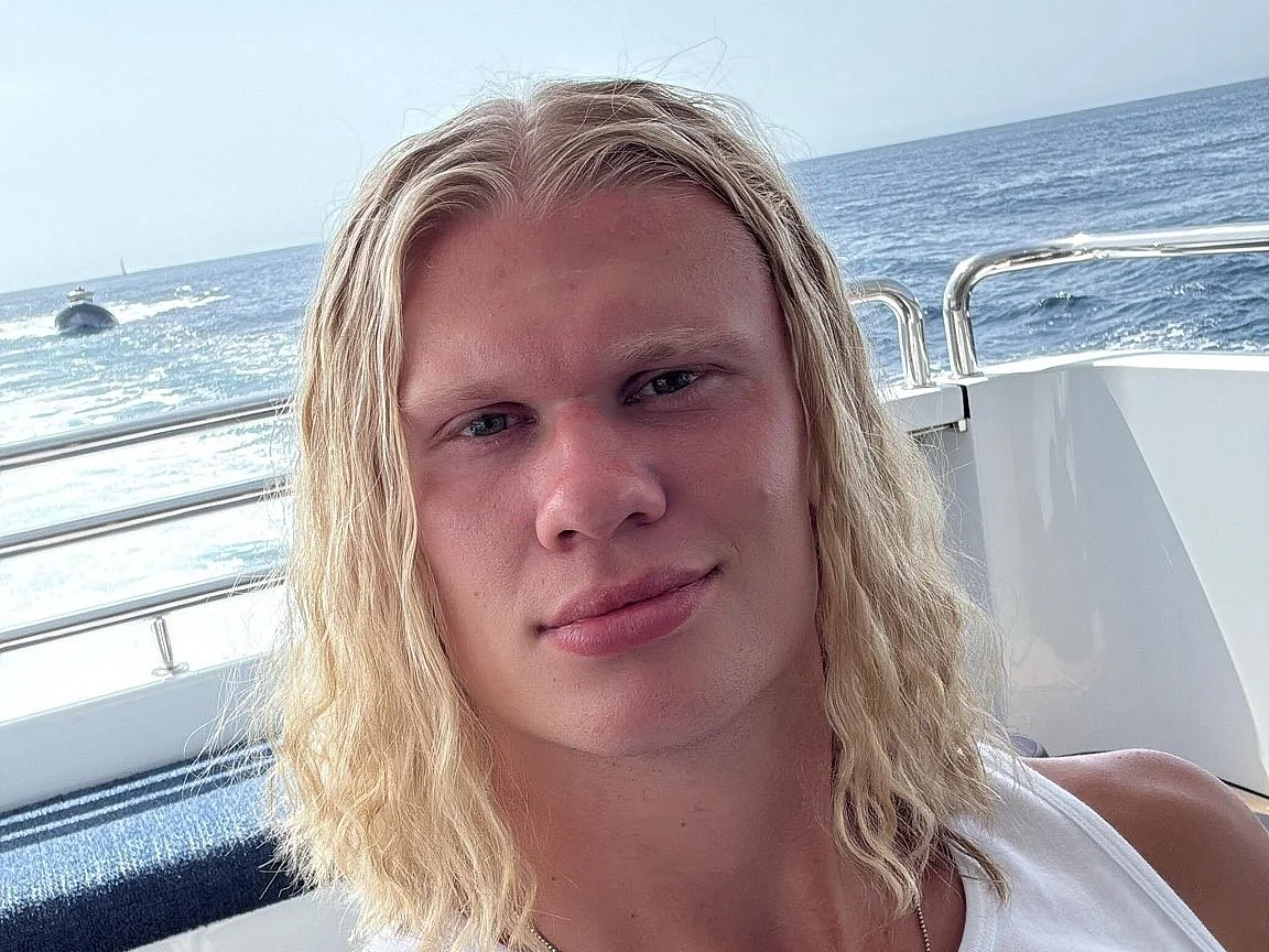 'Are You A Targaryen?': Netizens Leave Cheeky Comments On Manchester ...