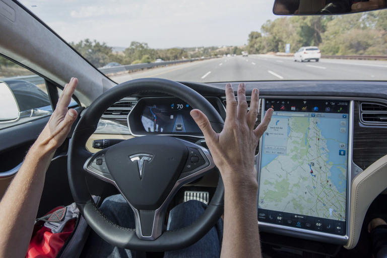 Tesla to Fight California’s Claim It Overhypes Autopilot
