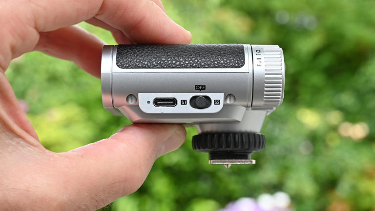 Viltrox Vintage Z1 Retro Flash review: an old-school flash to suit ...