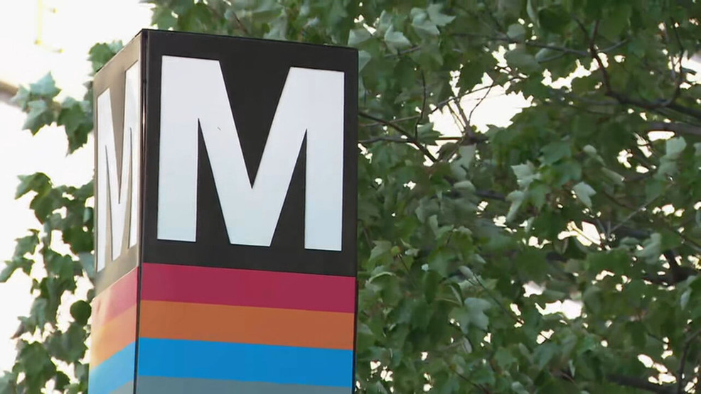 Metro seeks bus mechanics with $7,000 signing bonus at invitation-only ...