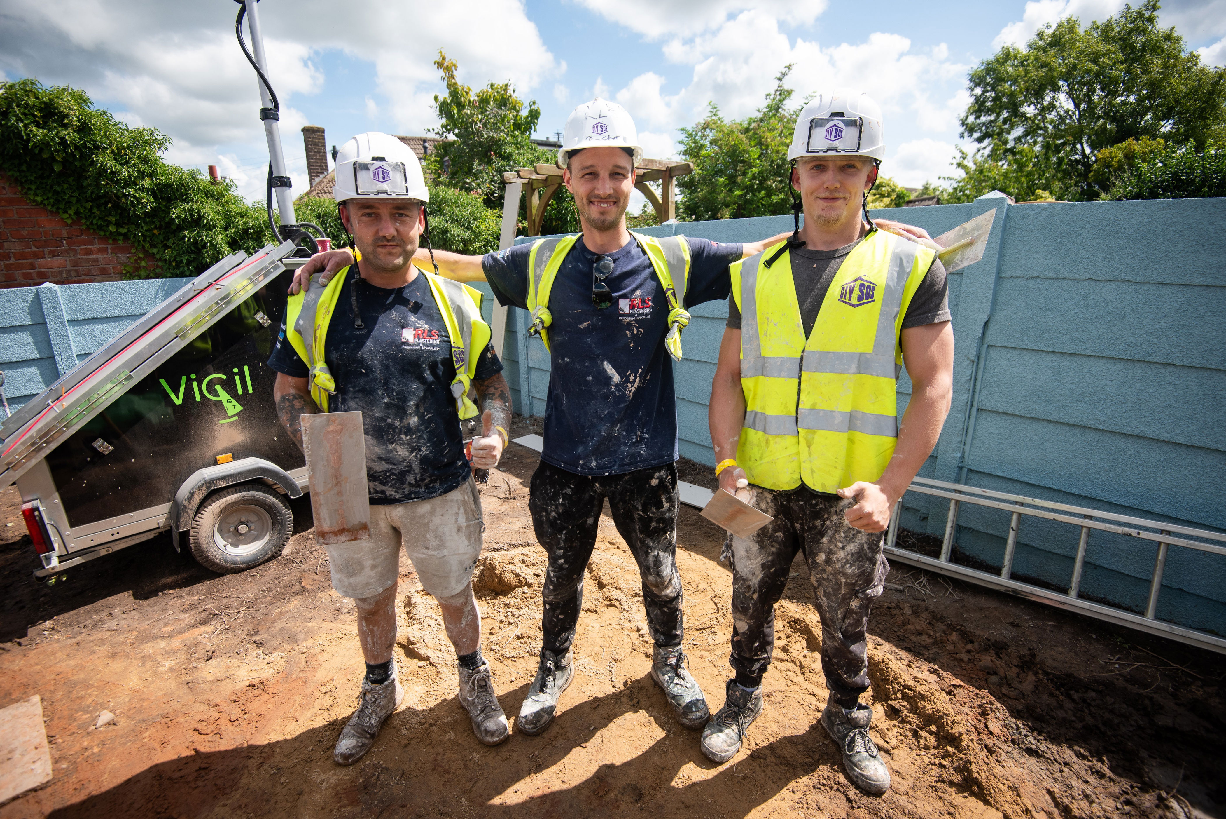 19 pictures of Nick Knowles and the DIY SOS team working on a Big Build ...