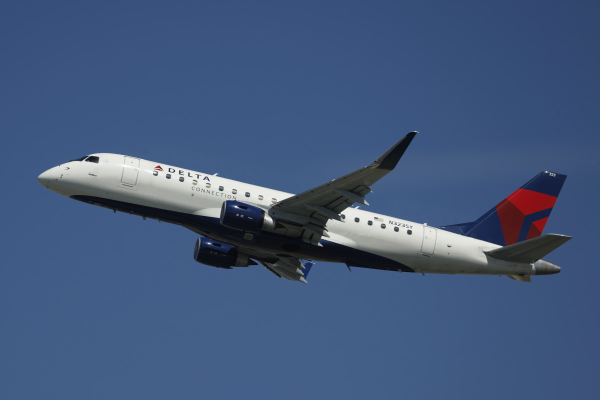 Delta Pilot Issues Apology to Passengers