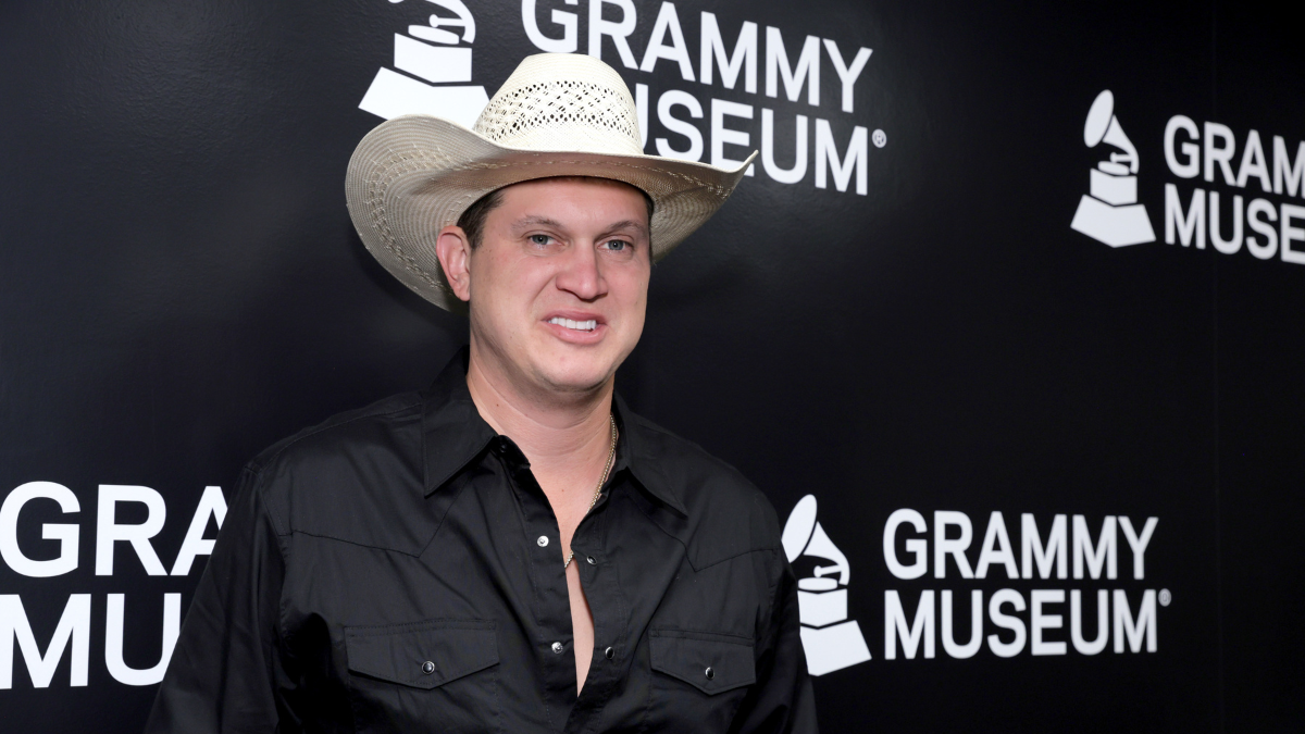 Jon Pardi Welcomes Daughter, 2, To The Stage In Adorable Concert Moment
