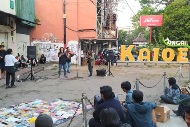 Stone Pigeons and Street Poetry: The Hidden World Behind Malang’s ...