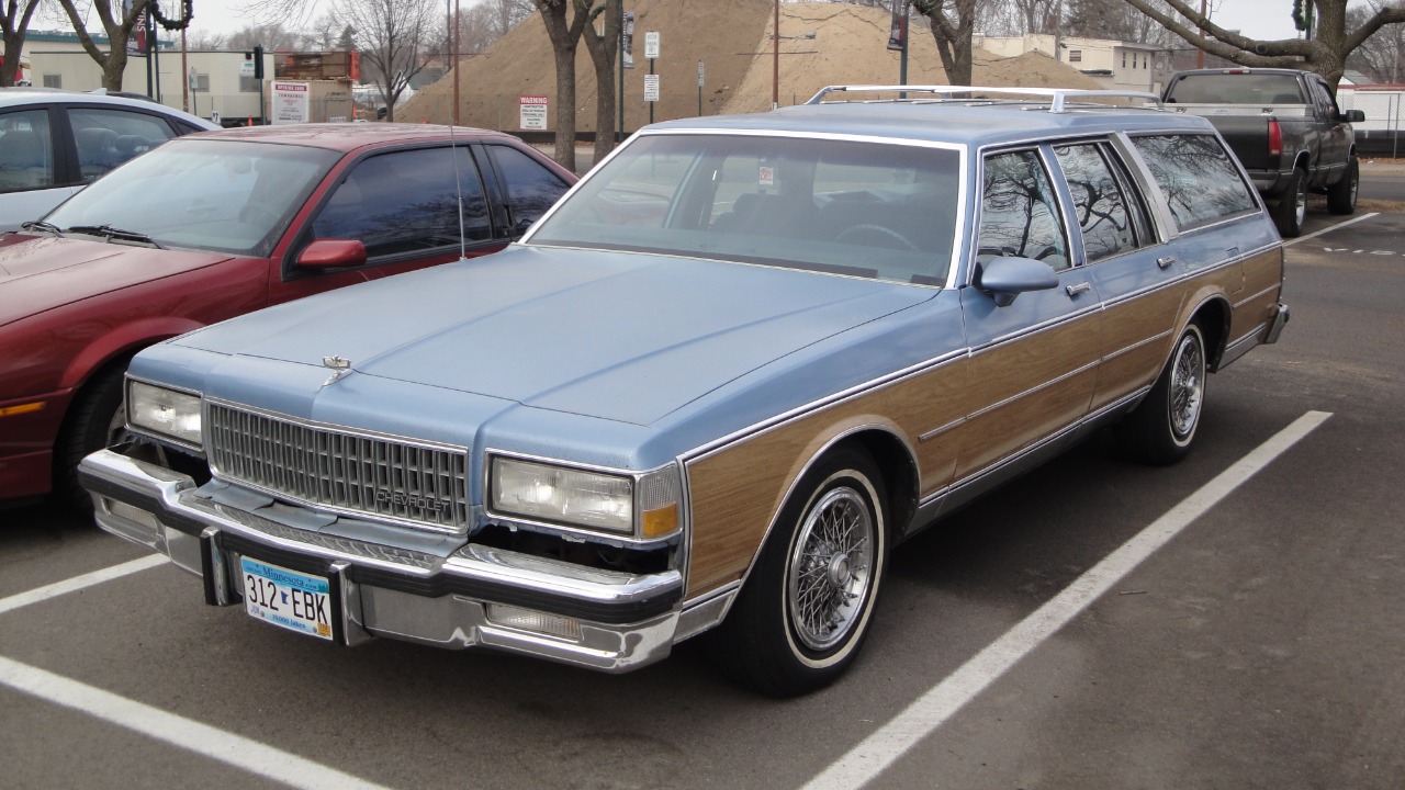 9 old-school sedans that aged better than luxury rivals