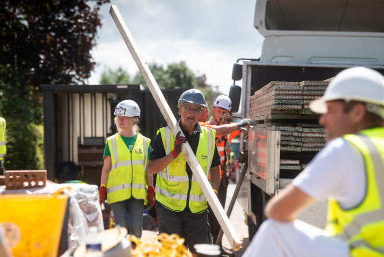 19 pictures of Nick Knowles and the DIY SOS team working on a Big Build ...