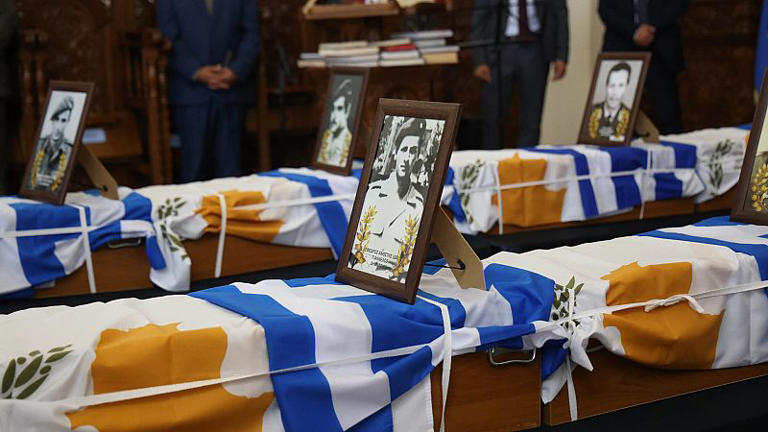 Επαναπατρίζονται τα οστά 16 ηρώων από την Ελλάδα που έπεσαν κατα την ...