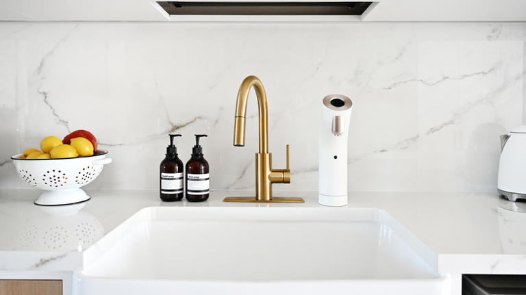 18 White Kitchen Designs That Will Make Your Space Look Bigger