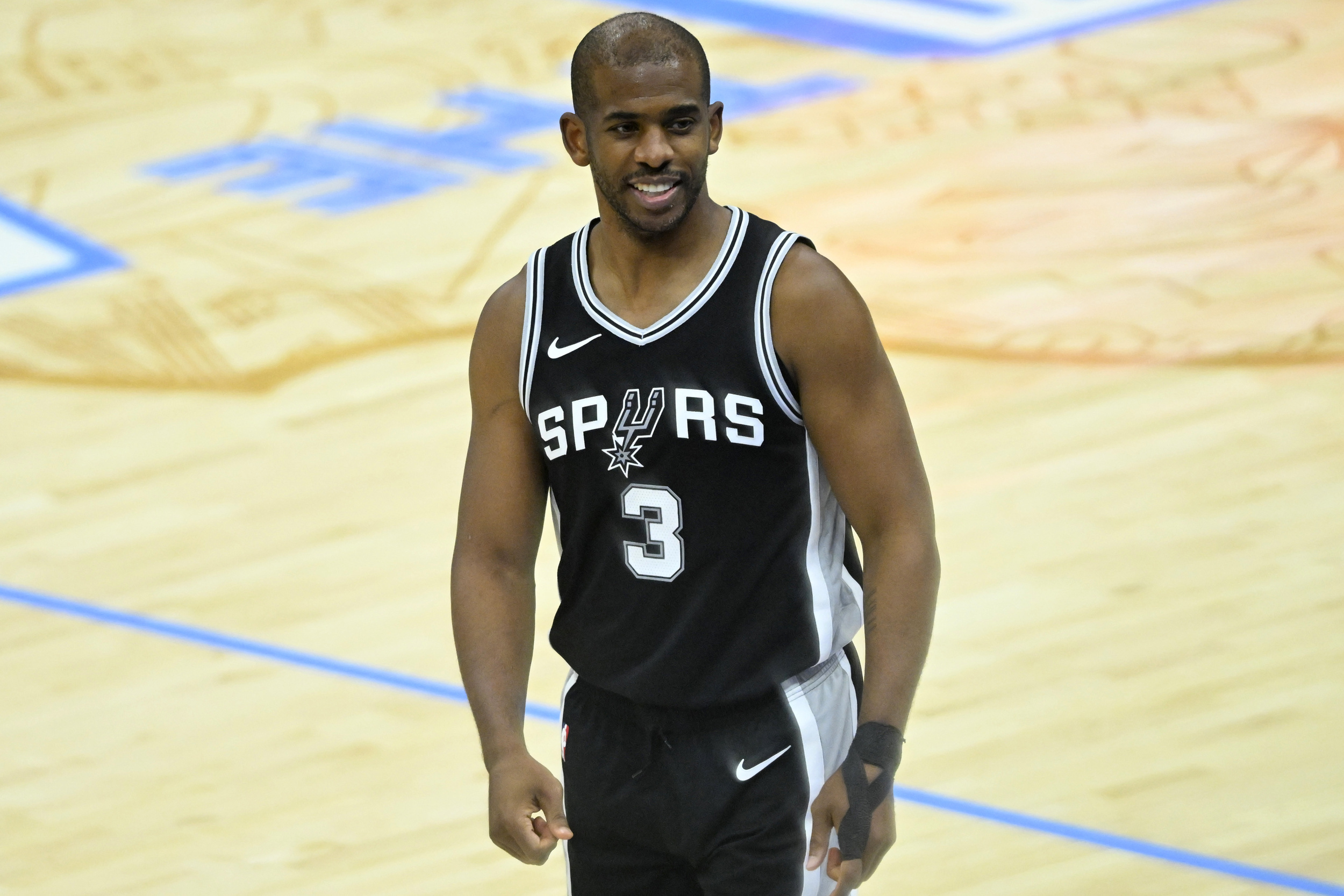 Chris Paul choose Clippers over Suns for farewell tour, signing a one ...