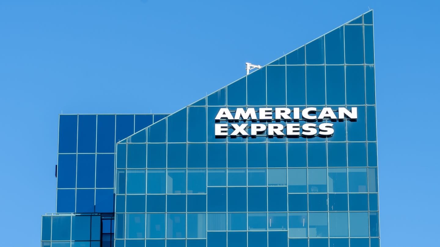 Amex net income declines 4% in Q2