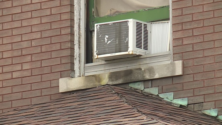 Extreme heat adds more challenges for tornado victims