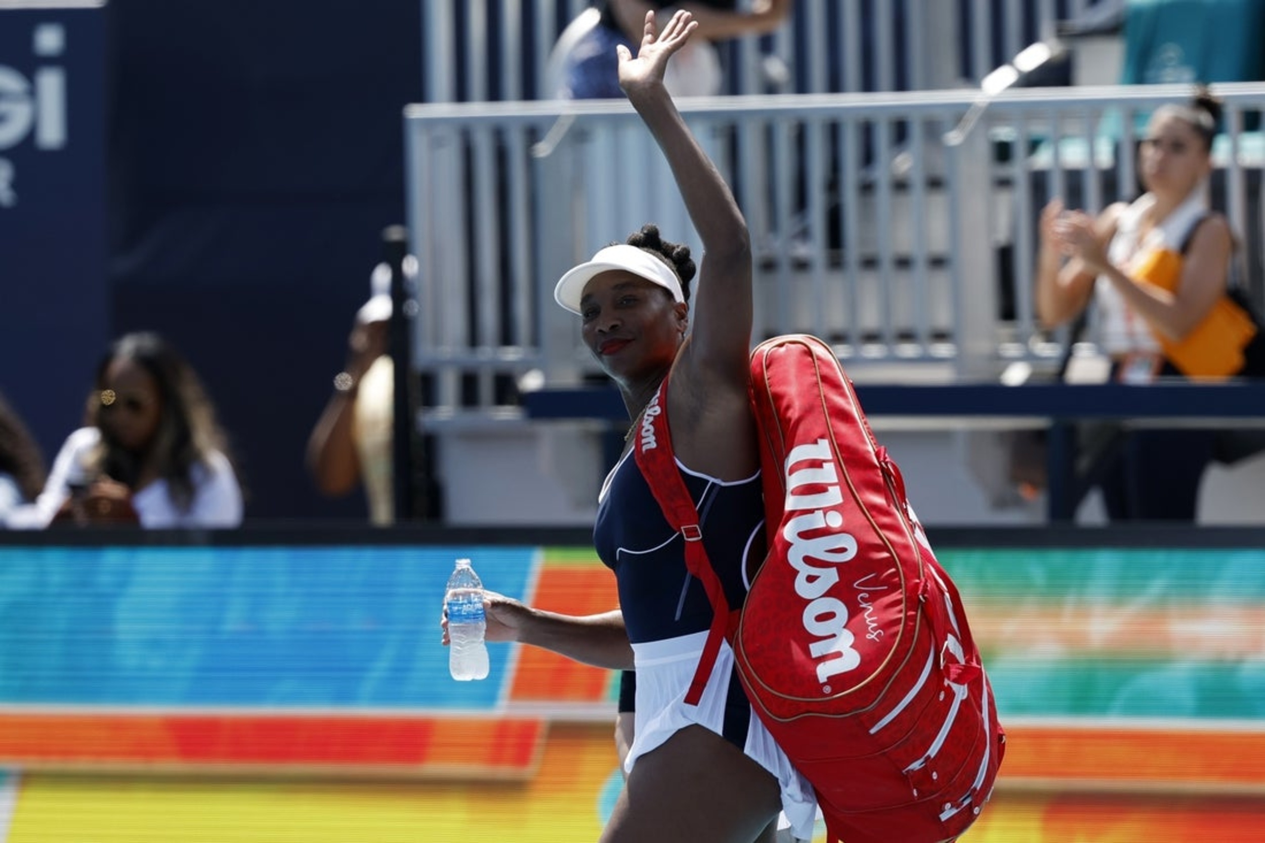 Venus Williams wins doubles match in return to tourney play