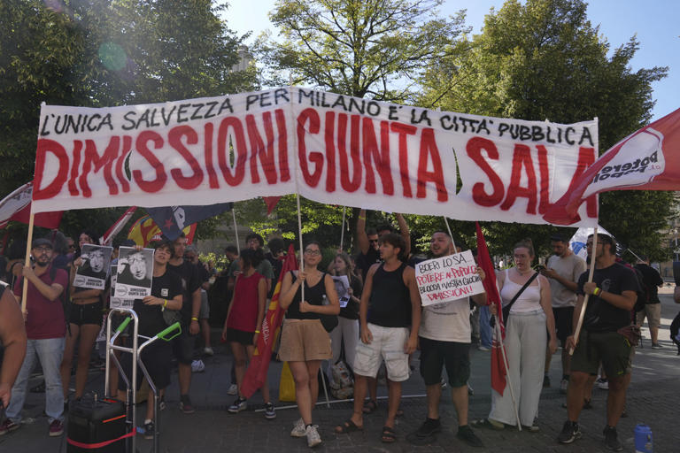 Mayor denies wrongdoing in a corruption probe into Milan's building boom