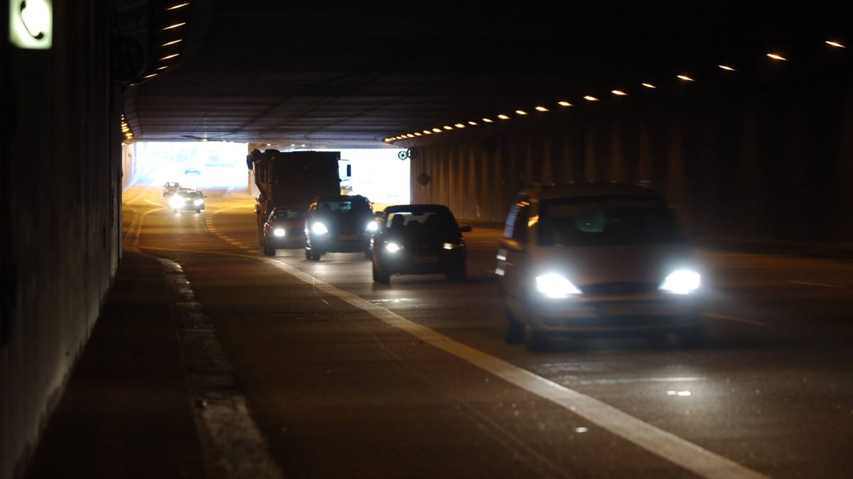 Straßenverkehr: Neue Regeln bei Panne im Tunnel oder auf der Brücke