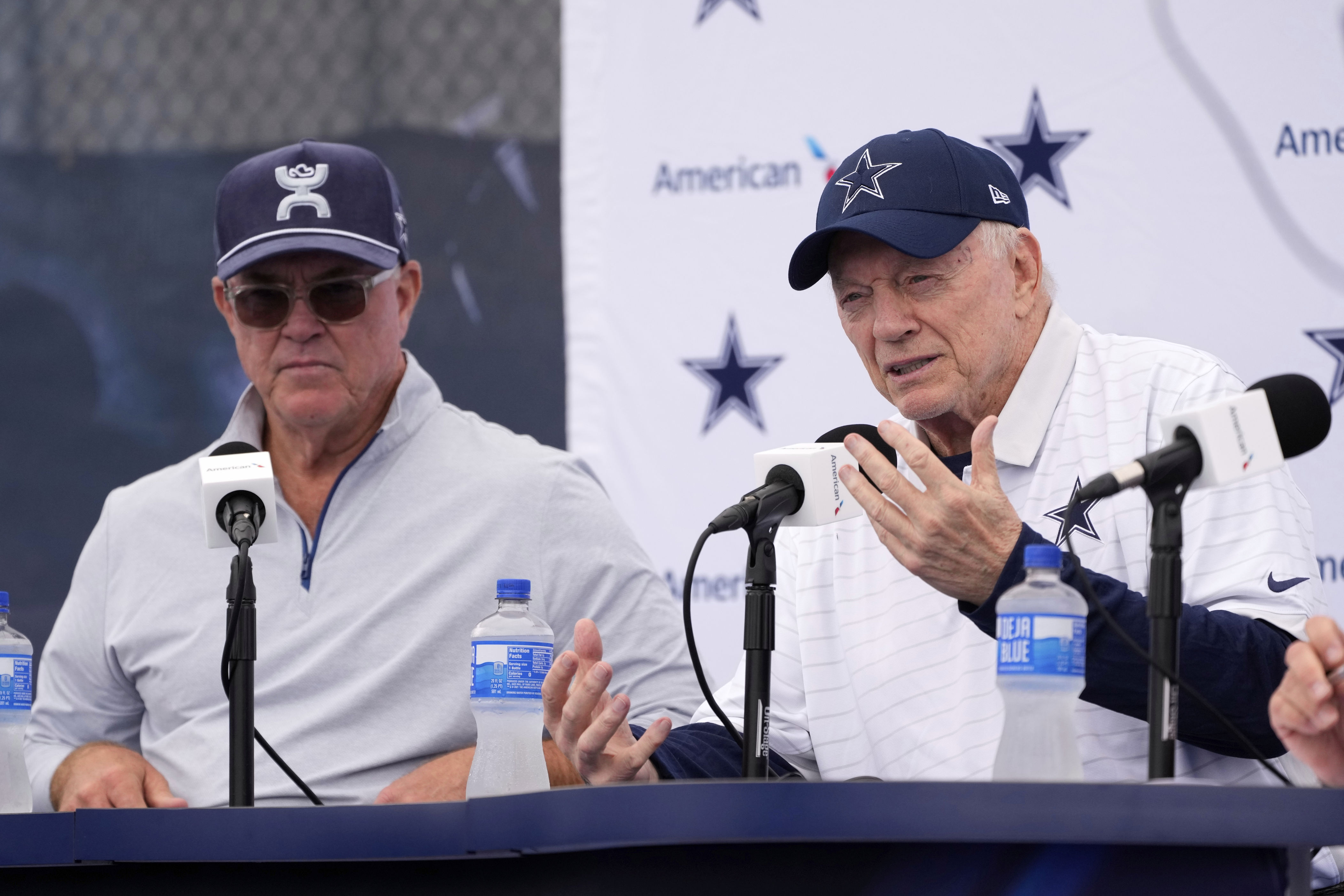 Cowboys training camp fight? Owner Jerry Jones opens up by taking jabs ...
