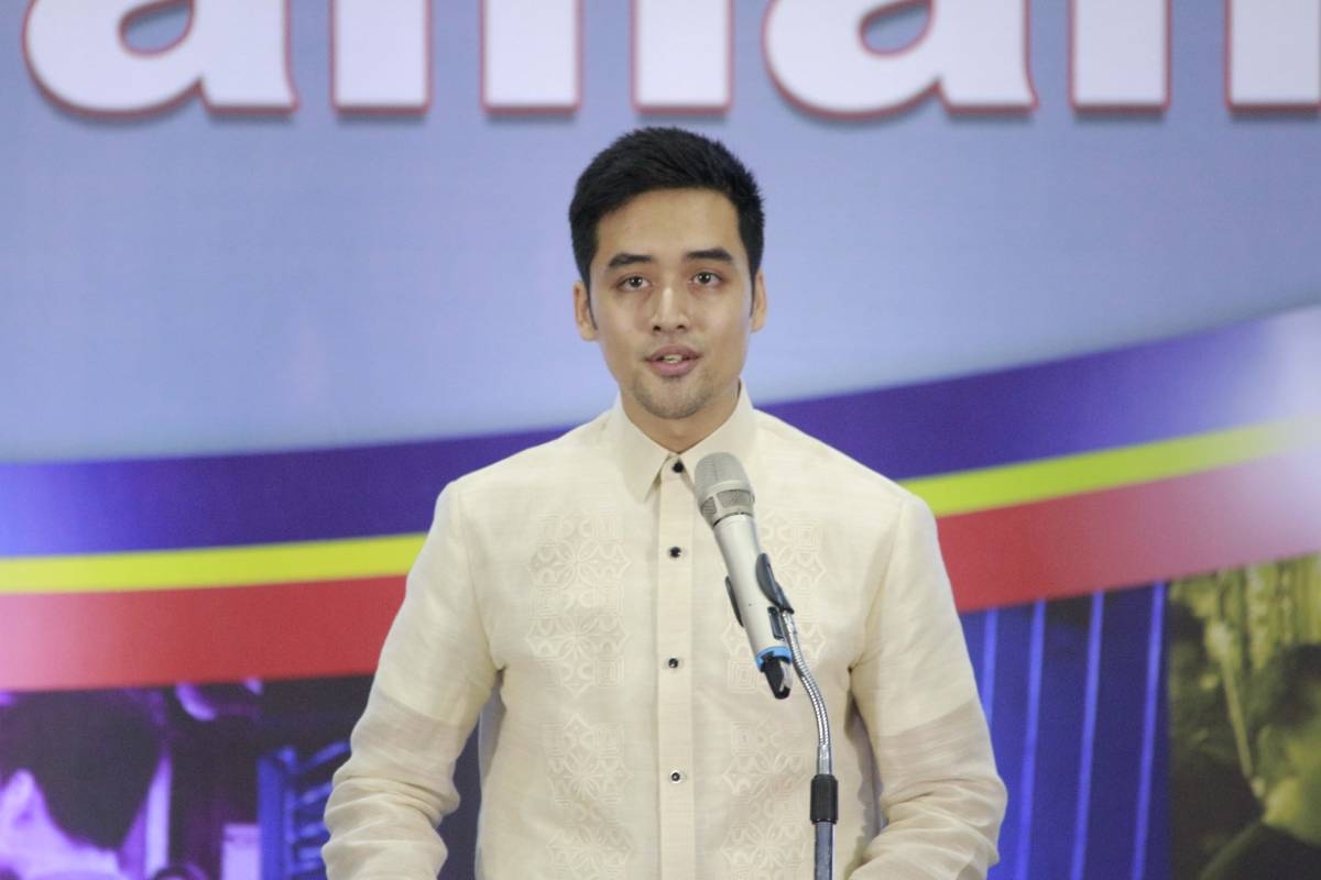Mayor Vico Sotto provides meals to Pasig evacuees