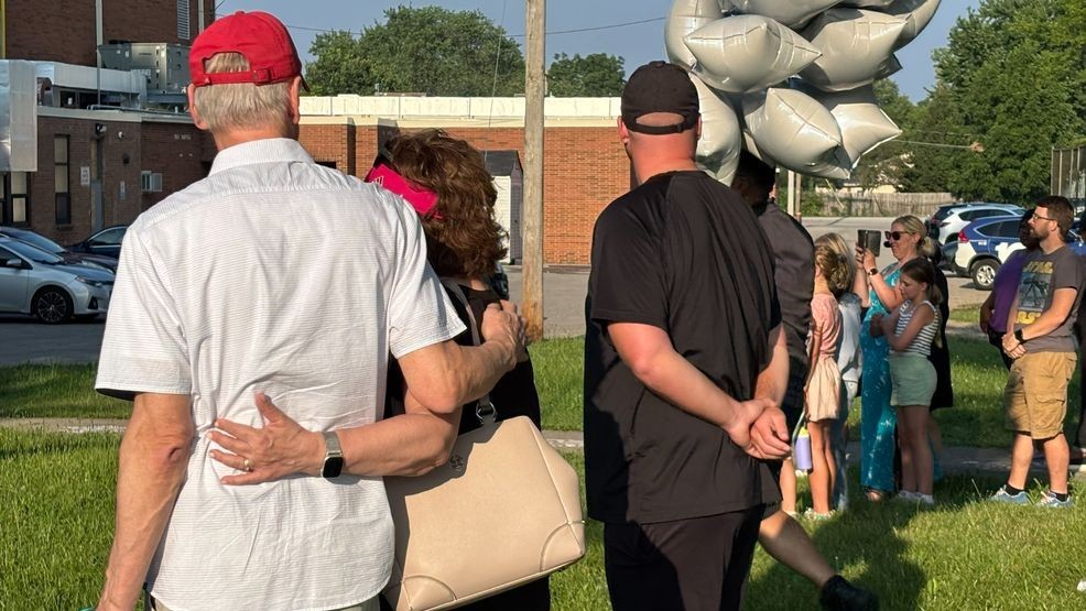 Community gathers to honor beloved Columbus teacher Rachel Prince at ...