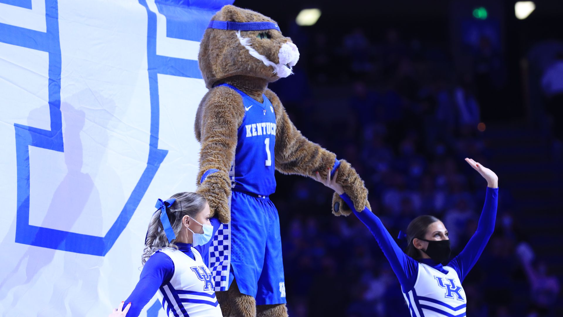 Austin Pope leaves Kentucky for NBA role with the Lakers