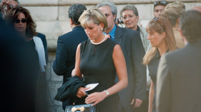 The Eerie Meaning Behind Princess Diana's Funeral Dress Revealed ...