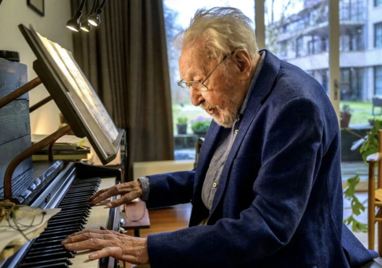 Jan van Ierland (111) overleden, oudste in Nederland geboren man