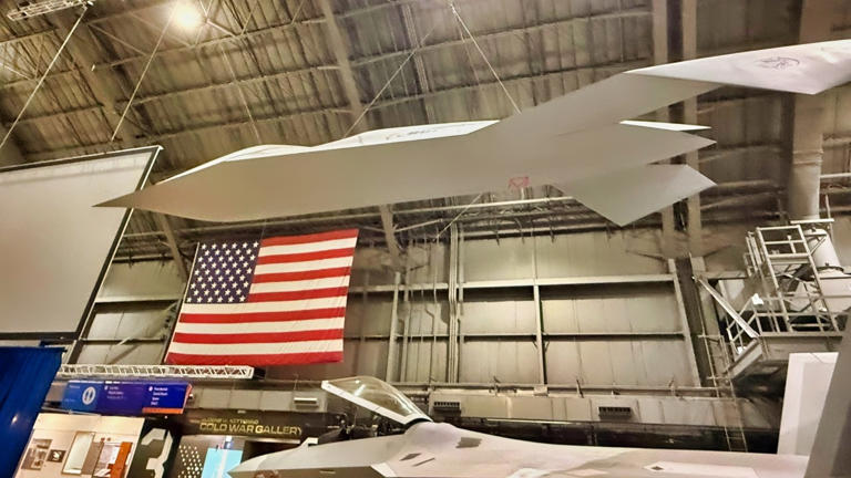 YF-118G: ‘Bird of Prey Stealth Aircraft’ No One Knows About