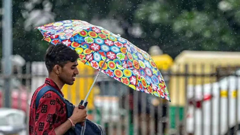 Kolkata weather update: Rainy and warm conditions expected with high ...