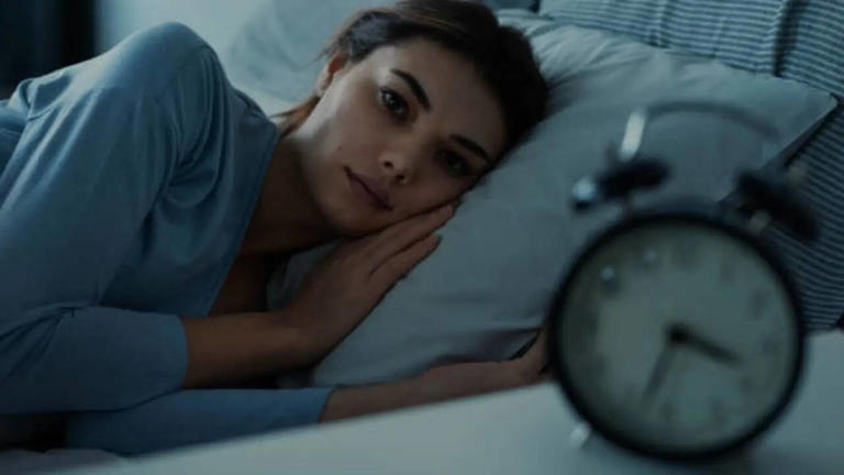 Do You Wake Up Daily Between 3 am and 5 am? It May Be a Sign of This ...