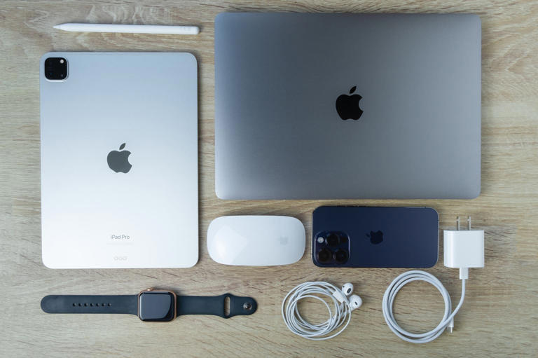 Apple launches online store and app in Saudi Arabia