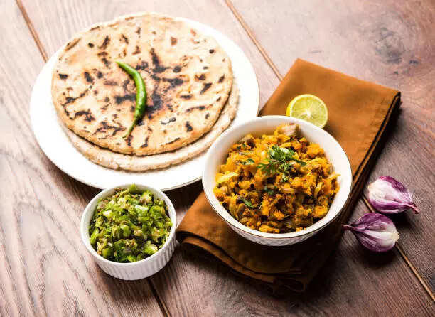 Why Indians consume raw onion with meals and it’s not just for crunch