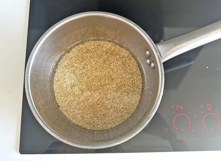 Quinoa salad with a tabbouleh flavor: refreshing and even healthier