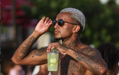 La Roma annuncia Wesley: il brasiliano sceglie il 43 e firma fino al ...