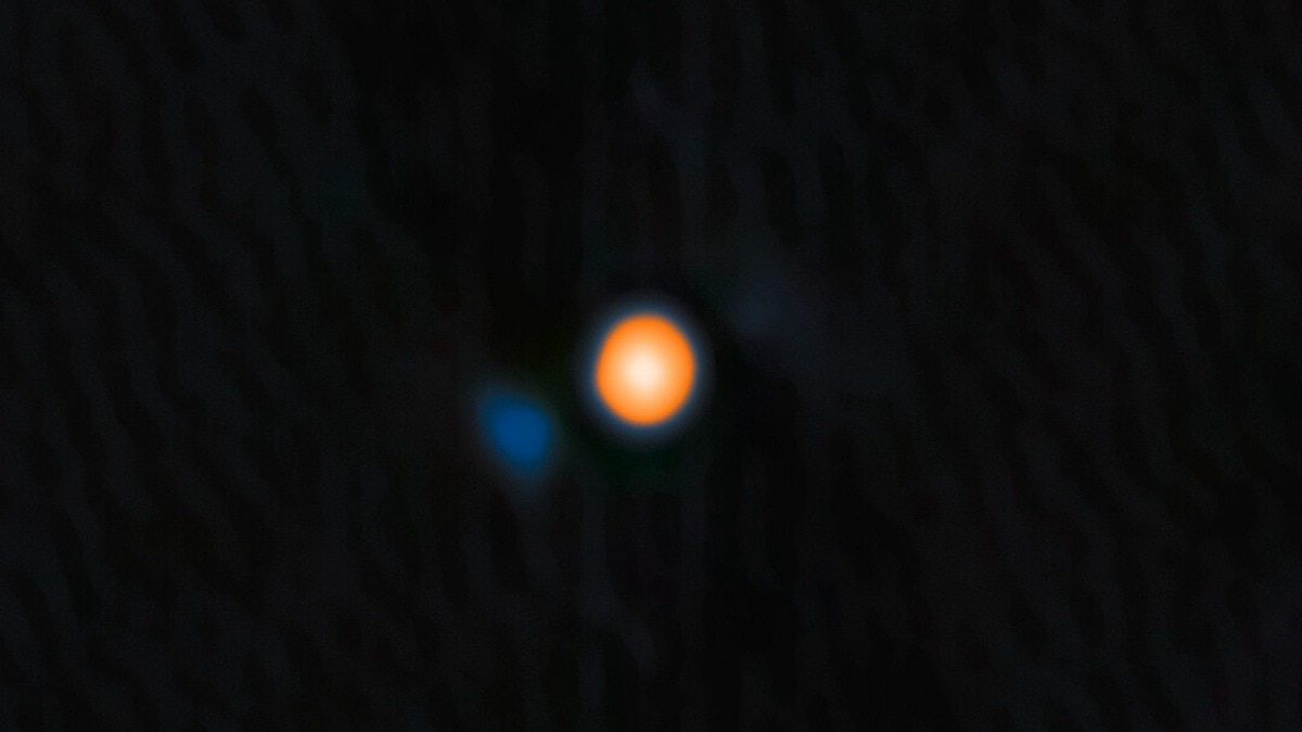 Giant star Betelgeuse, visible to naked eyes, has a smaller sun orbiting it
