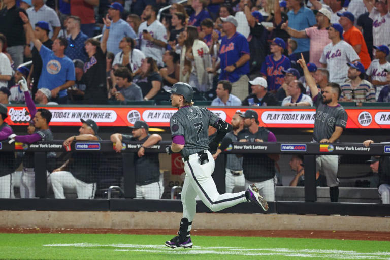 Mets’ bats spur late rally past Angels for second straight win