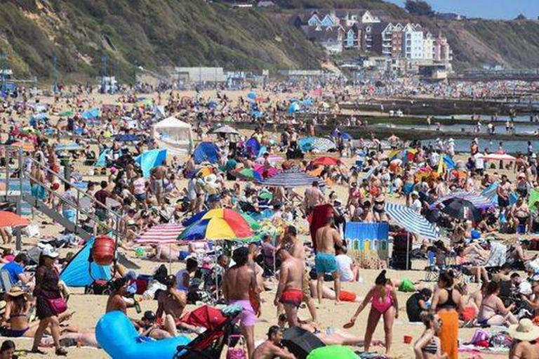 UK weather charts turn blood red as 34C heat bomb brings next heatwave ...