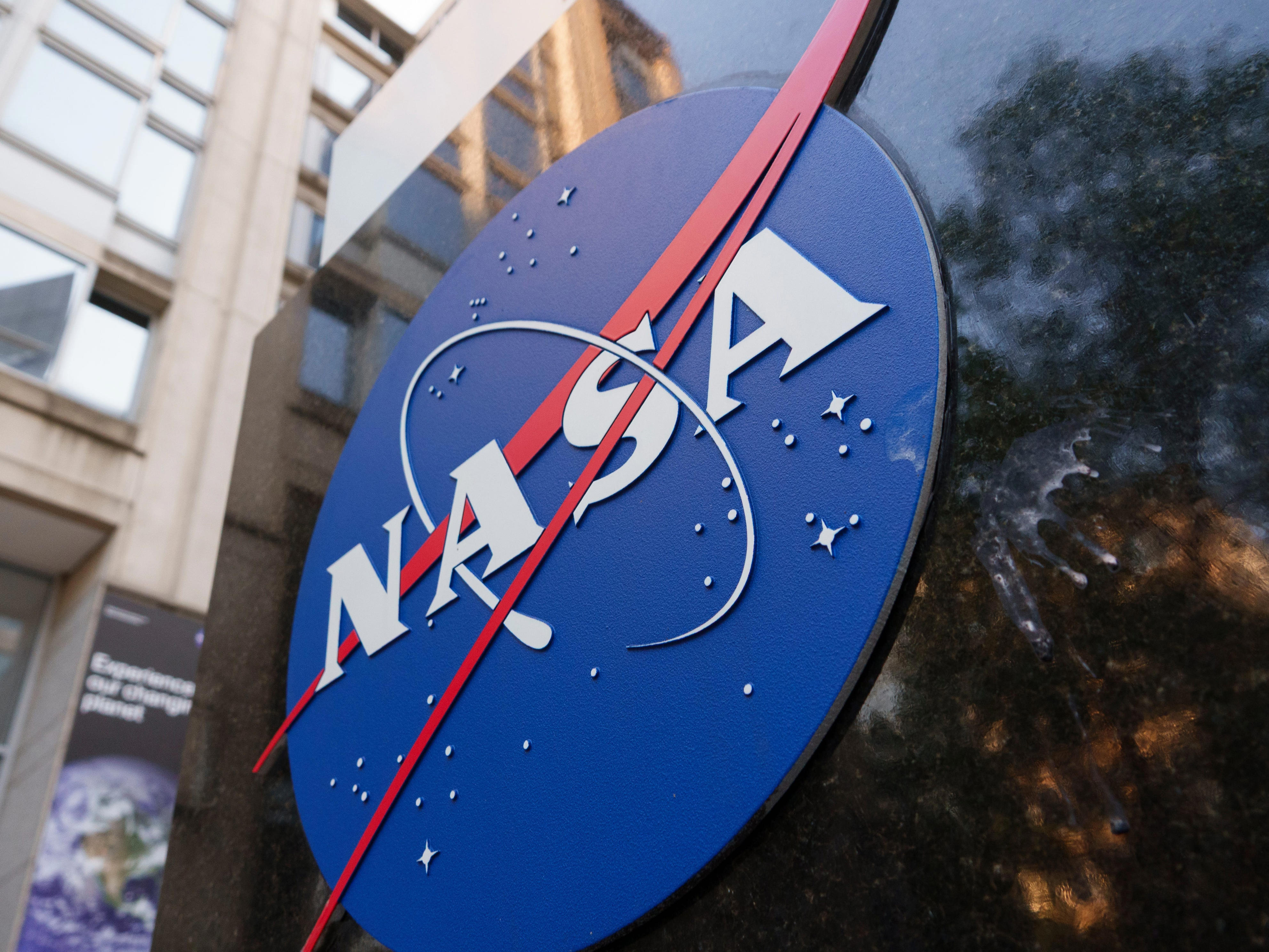 NASA veterans say political pressure and slashed funding are destroying ...