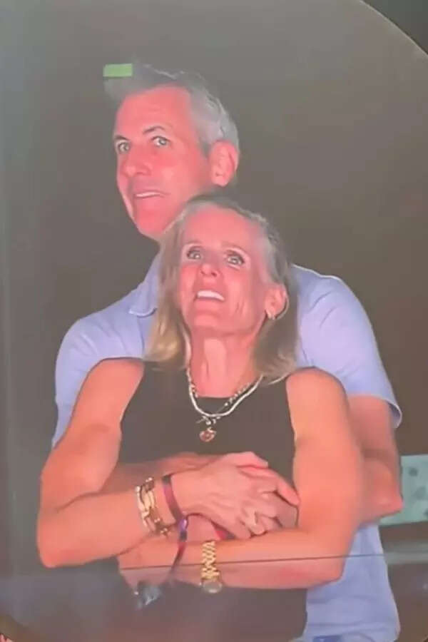 Astronomer's HR head Kristin Cabot is married in a Boston Brahmin ...