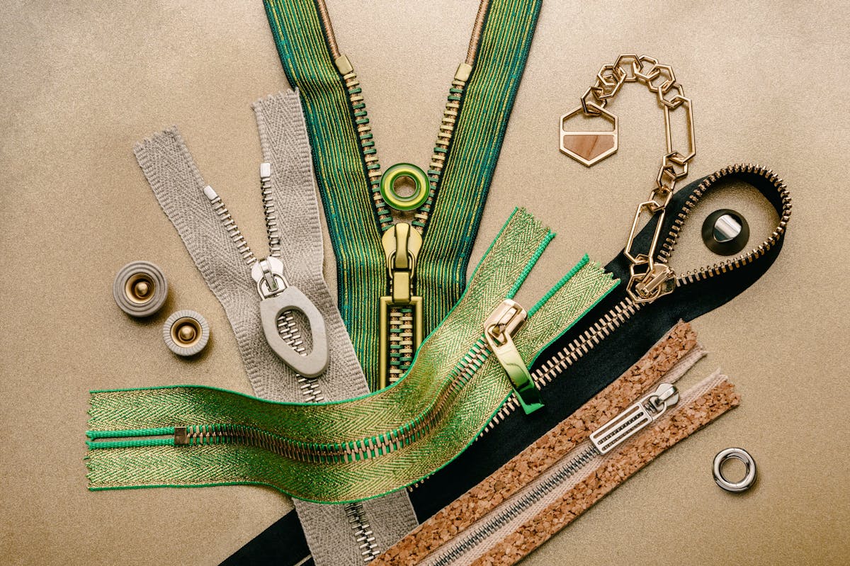 Les zips des grandes marques de luxe sont fabriqués en Suisse