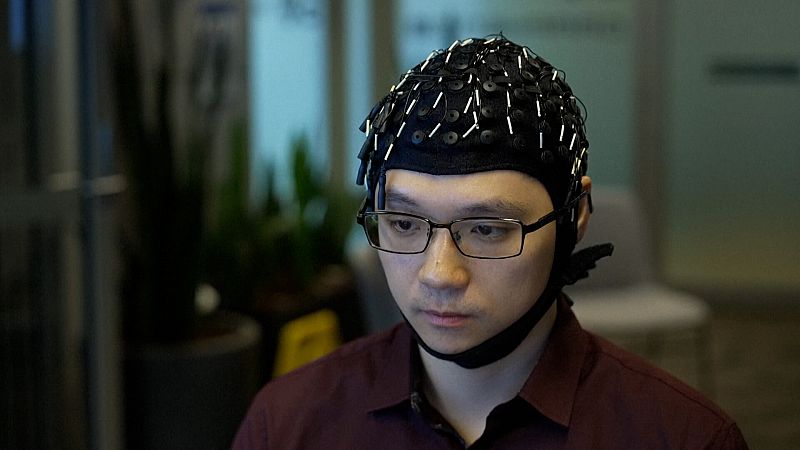 A thinking cap? This AI-powered cap can transform thoughts into text