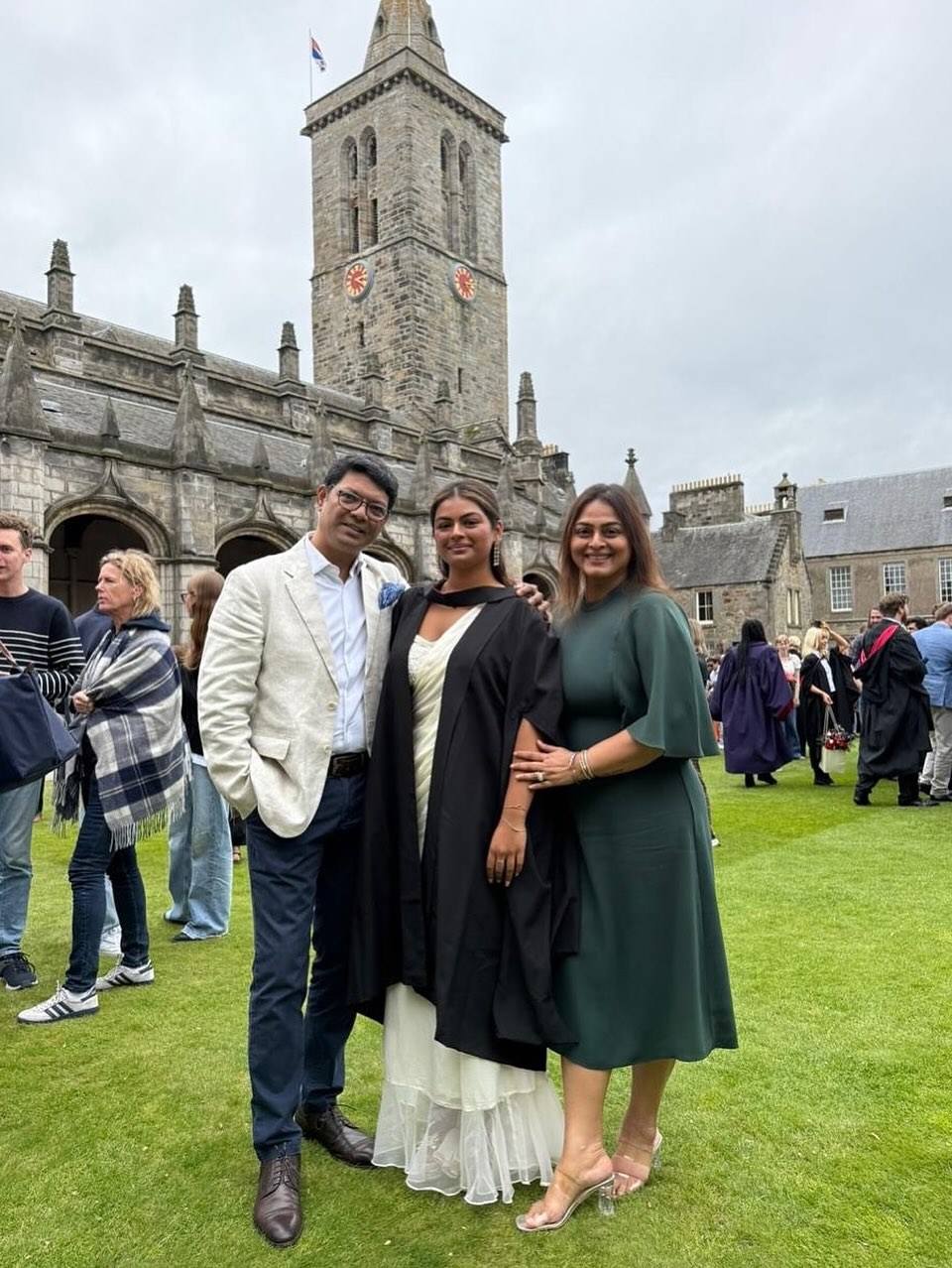 Who is Anoushka Ranjit, Shilpa Shirodkar’s daughter? Wanted to become ...