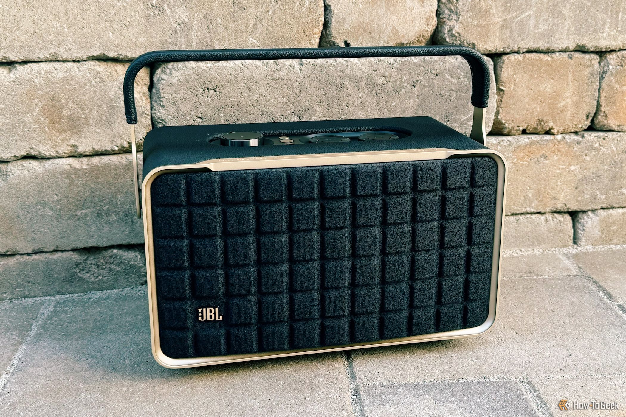 This JBL Smart Speaker Looks Fancy, And It's $100 Off