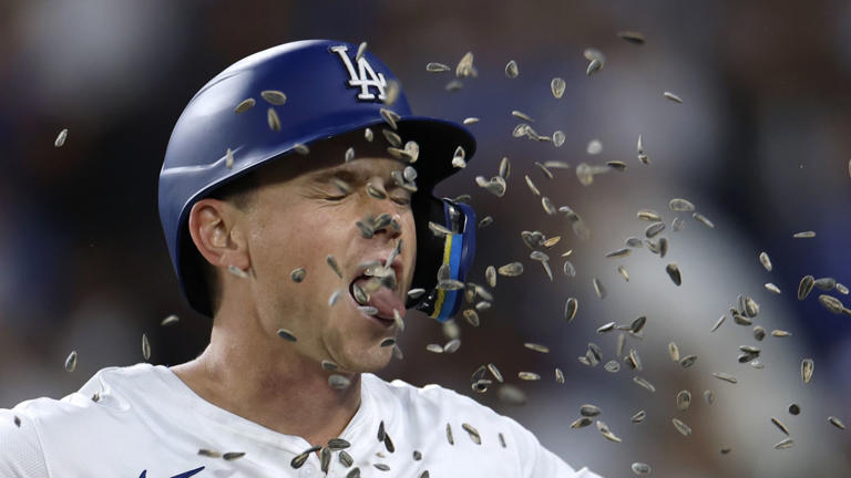 Will Smith helps Dodgers shell Twins