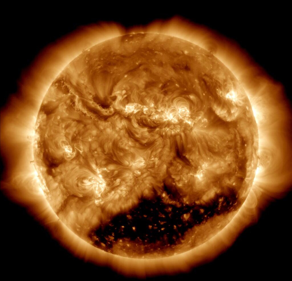 250,000-mile-long ‘canyon of fire’ spotted on surface of the sun