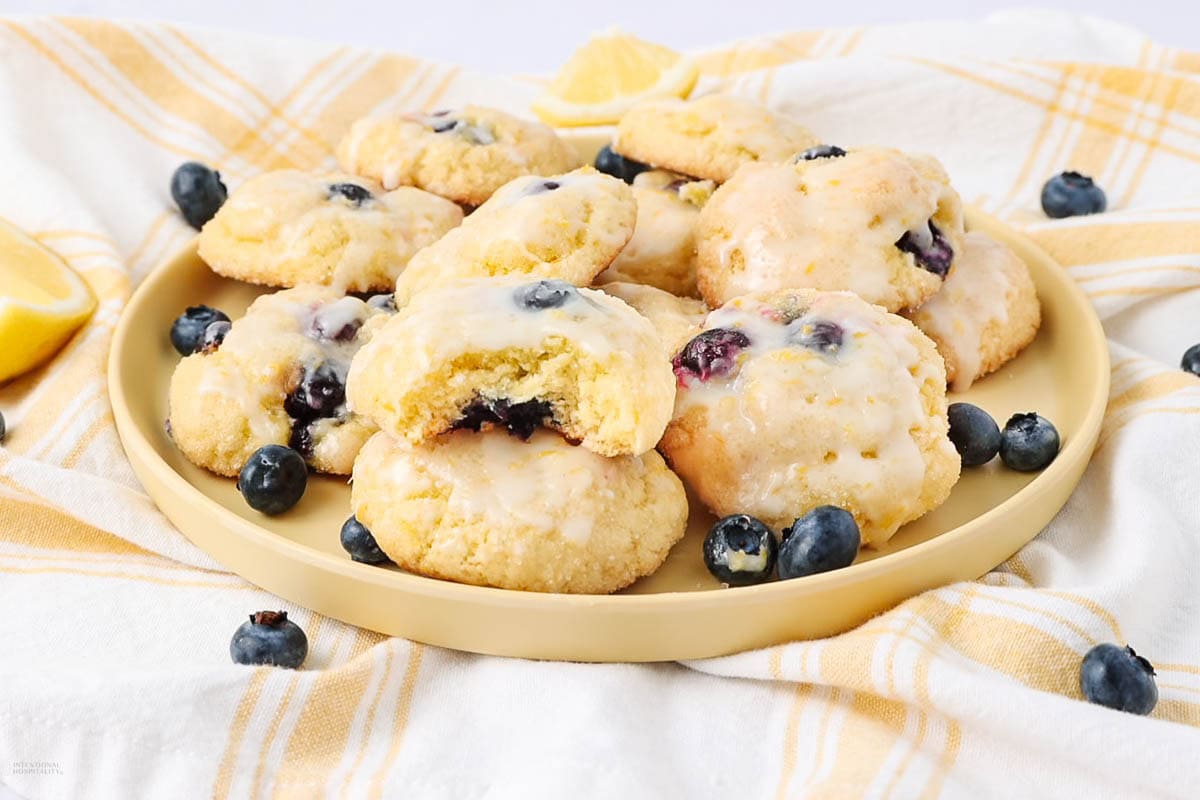 21 Juicy Berry Desserts That Scream Summer