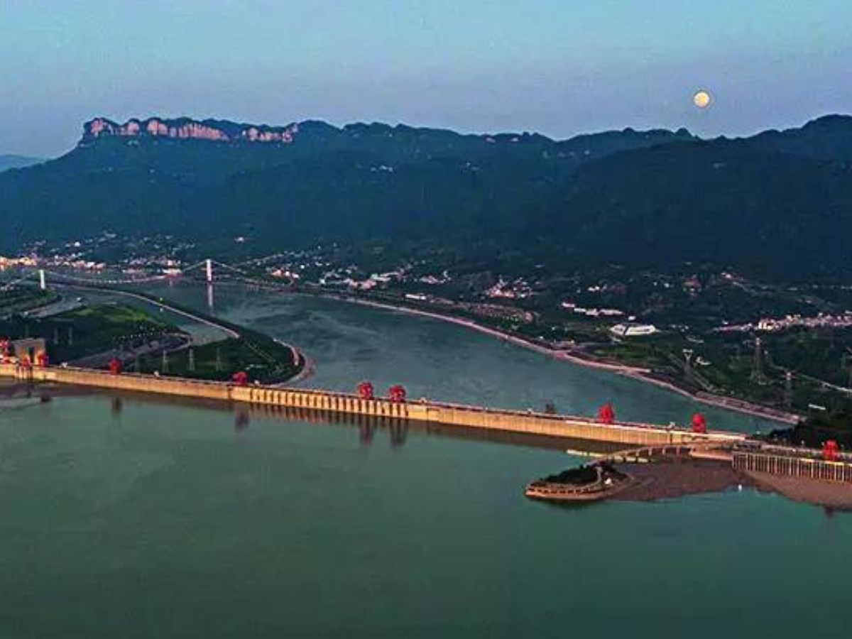 Why China's neighbours are worried about its new mega-dam project