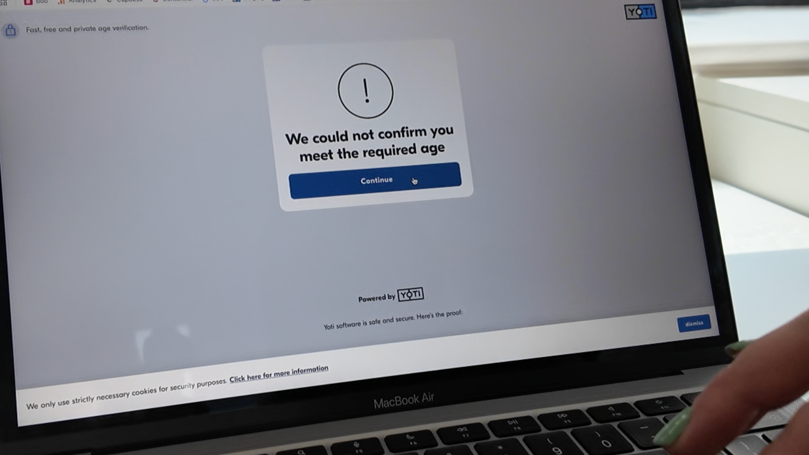Hundreds of thousands of people backlash against internet safety rules