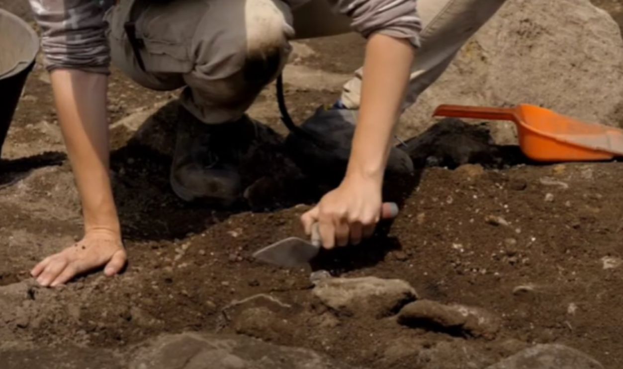 Archaeologists in Azerbaijan uncovered ancient burial mounds that may ...