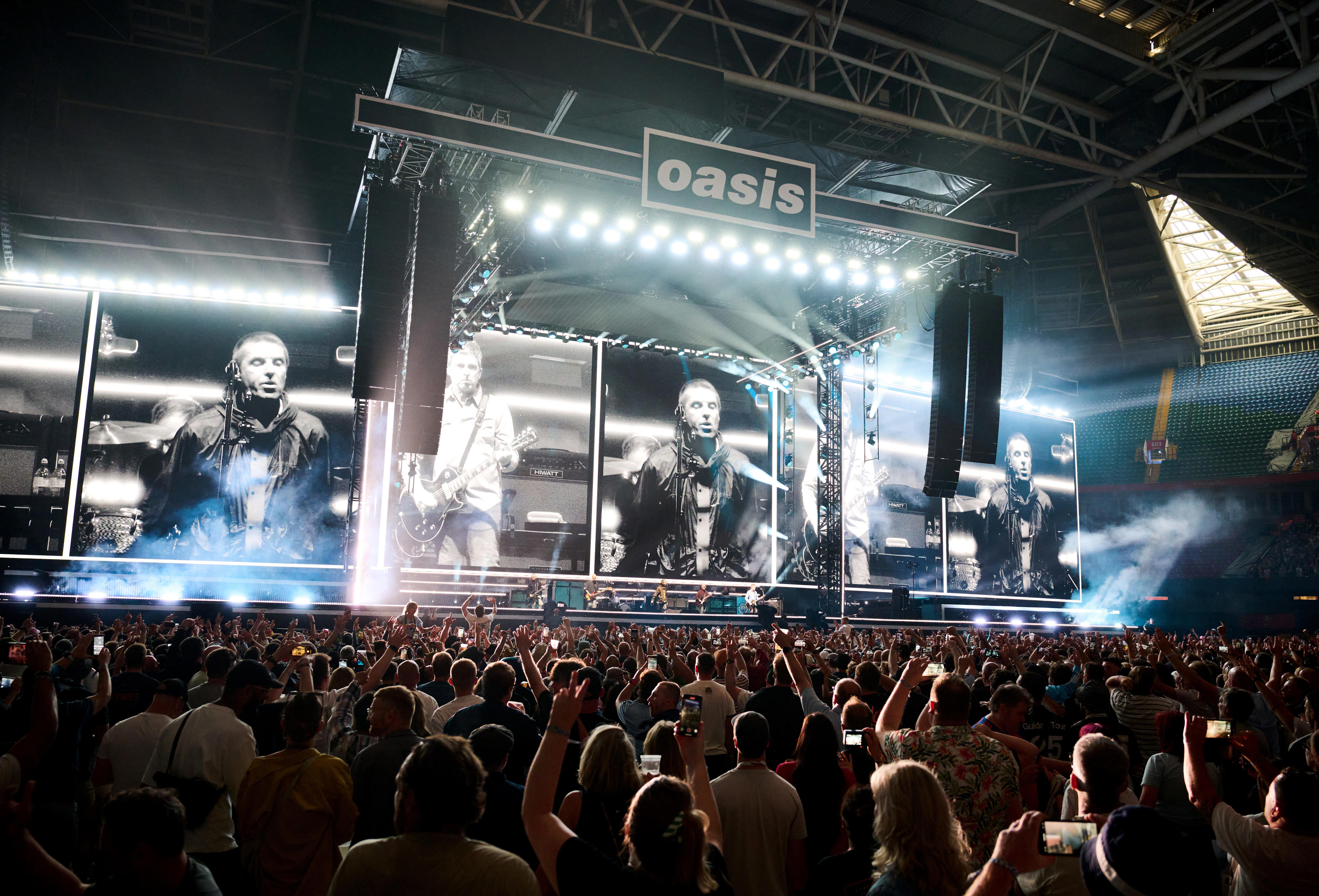 Oasis hilariously joked on mic about viral Coldplay Astronomer video