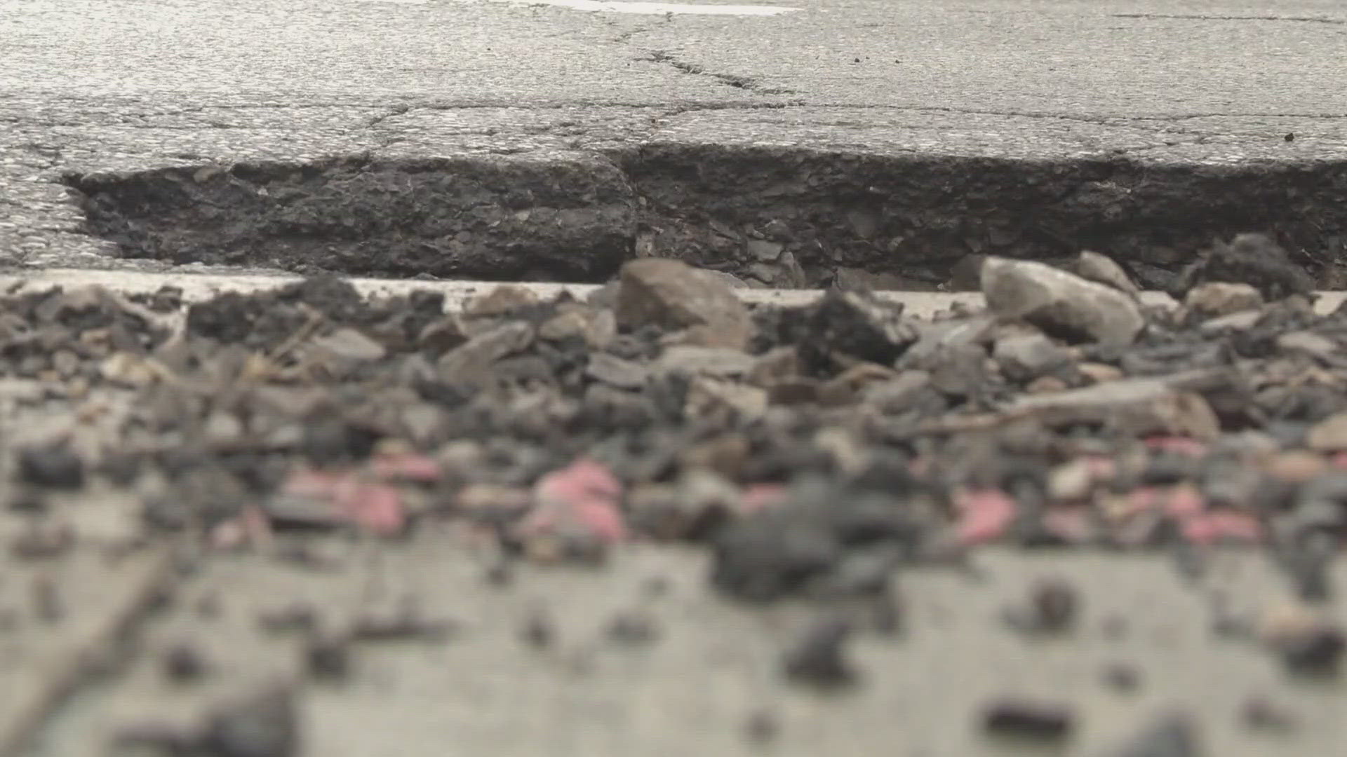Extreme heat causing more potholes to form across central Ohio